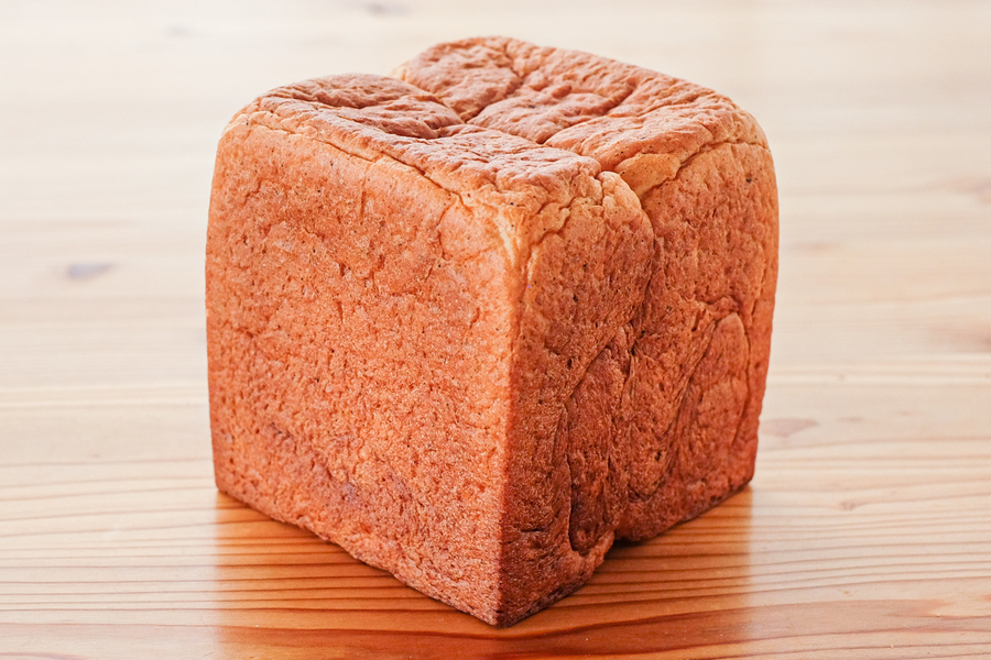 Kroome (黒豆食パン クロメ) - 京丹波黒豆使用！クロメの食パンセット | パンのお取り寄せ・通販サイト「rebake（リベイク）」